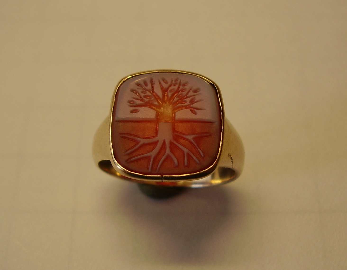 Gravur erhaben und vertieft – Firma Thomas Becker